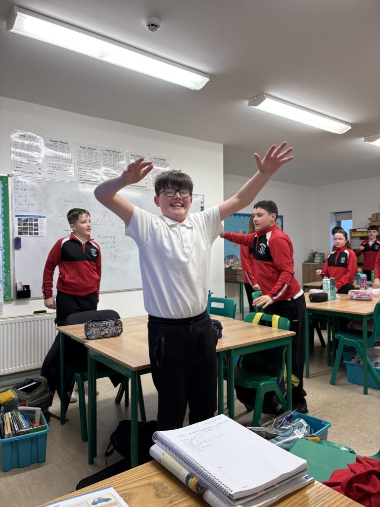 Dúshlán na Sosanna Gluaiseachta - Gaelscoil Dhroichead na Banndan